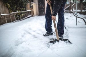 Common Snow Shoveling Injuries | OrthoBethesda